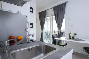 Apartamento clássico, 1 quarto, para não fumantes, terraço (A2) | Cozinha americana privada | Chaleira elétrica