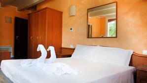 Quarto Duplo ou Twin Standard | 1 quarto, Wi-fi grátis, roupa de cama fornecida 