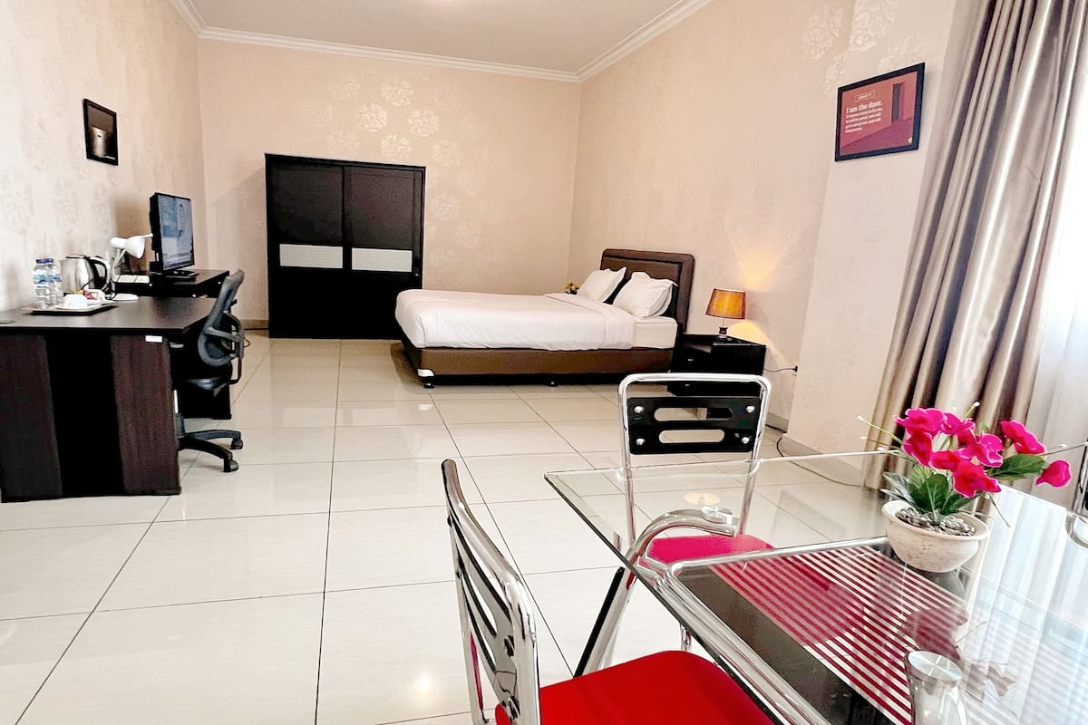 Quarto casal luxo | Escrivaninha, Wi-Fi de cortesia, roupa de cama