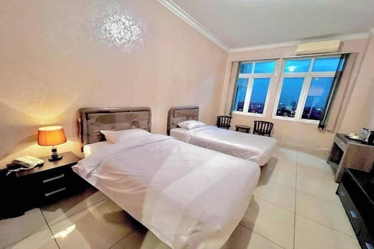 Escrivaninha, Wi-Fi de cortesia, roupa de cama