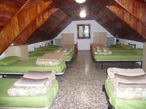 Dormitório compartilhado grand, em dormitório misto, banheiro compartilhado | Wi-Fi de cortesia