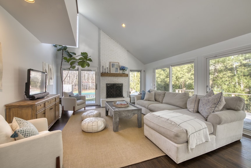 Perfect Family Retreat-walk 2 Water, Heated Sw Pool, Sauna, Gym- New Kitchen! - Hamptons, NY