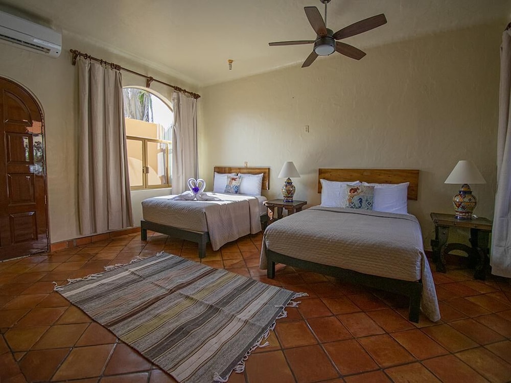 Mazatlan El Delfin Oceanfront Estate - Mazatlán
