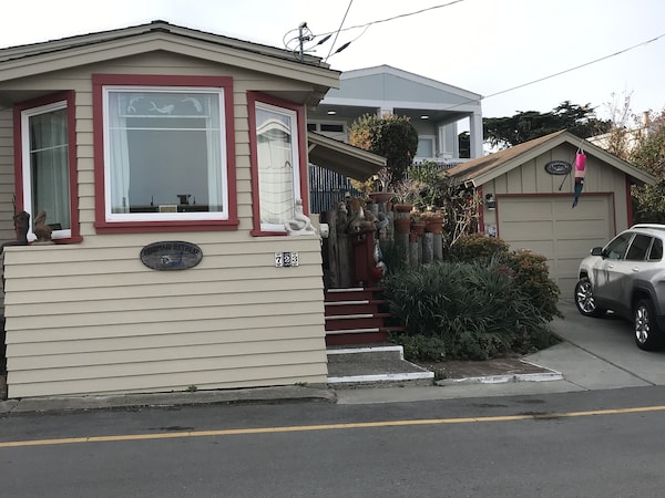 Mermaid Retreat, Pet Friendly, One Week Minimum Stay, Permit #0027 - Monterey, CA