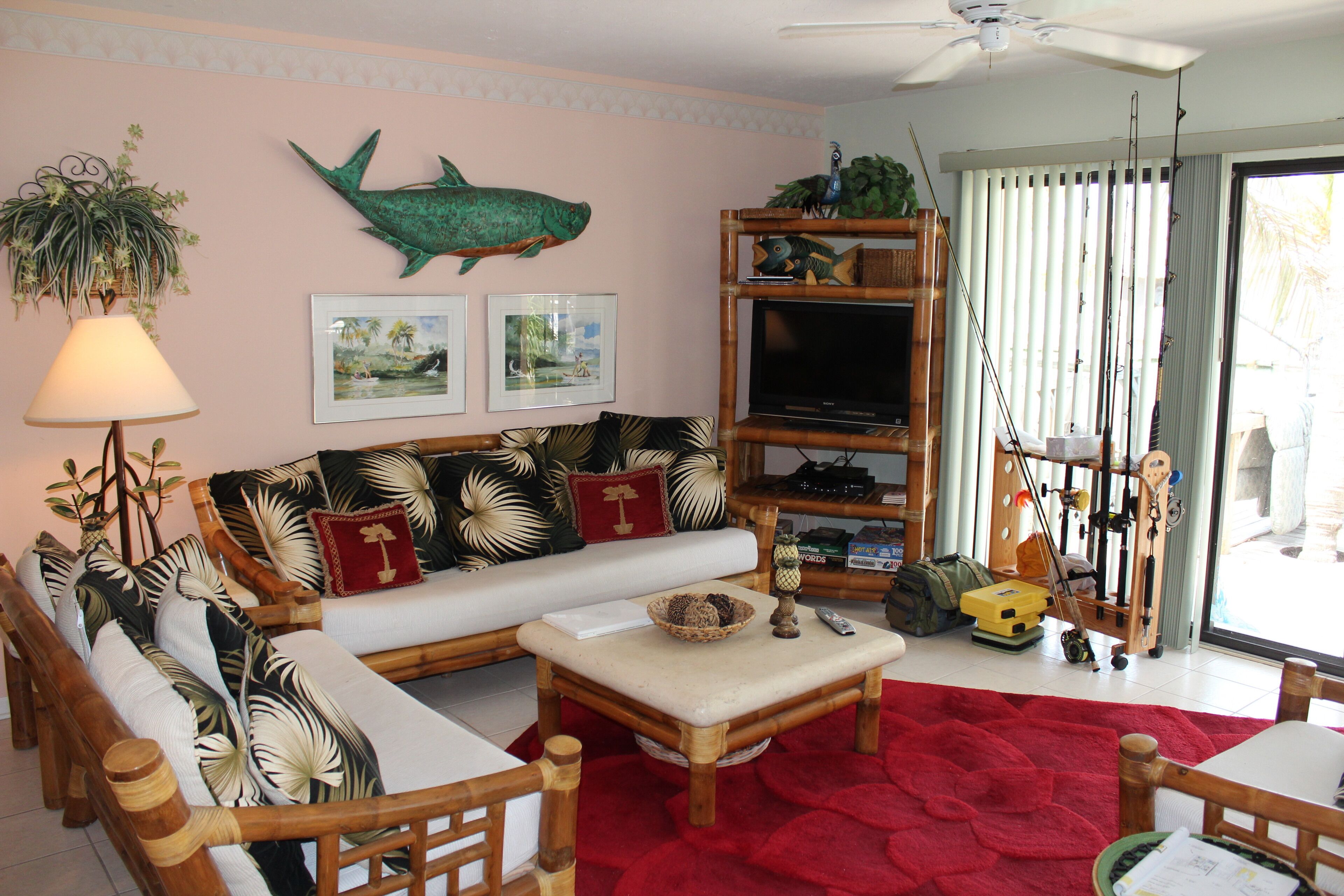 Tiempo Tiki En Las Llaves - Florida Keys