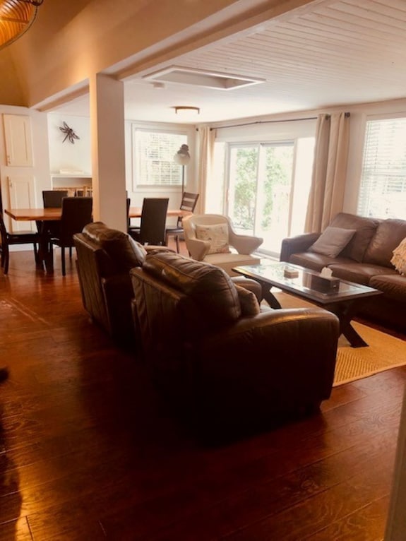 All Seasons - Muskoka Retreat - Lake Views And Hot Tub - Gravenhurst