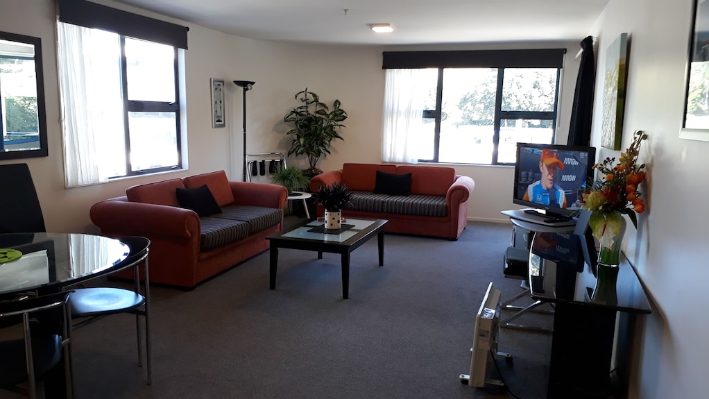 パシフィックアイランドスタイルの「マウアオ」マウントマウンガヌイの麓 - マウント・マウンガヌイ