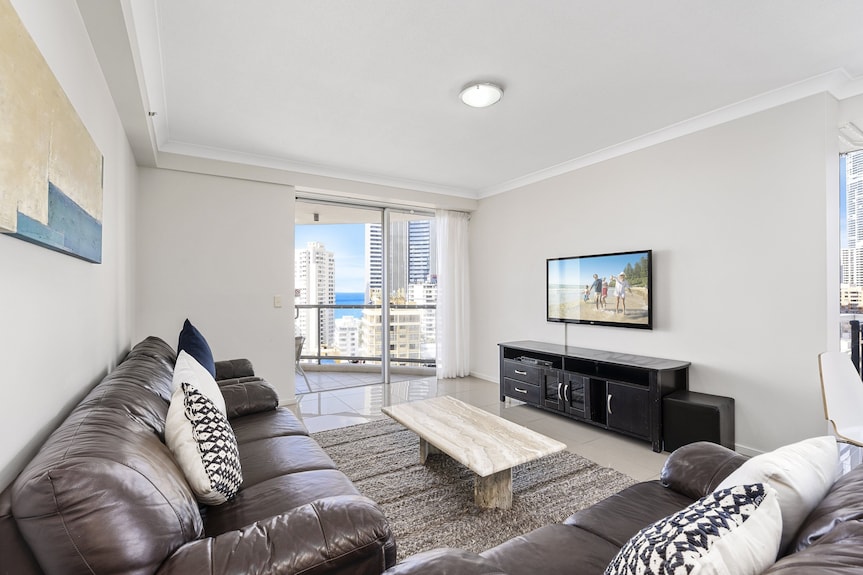Apartment 1135 Is A Spacious 3 Bedroom-2 Bathroom Holiday Apartment That Is Idea - Surfers Paradise