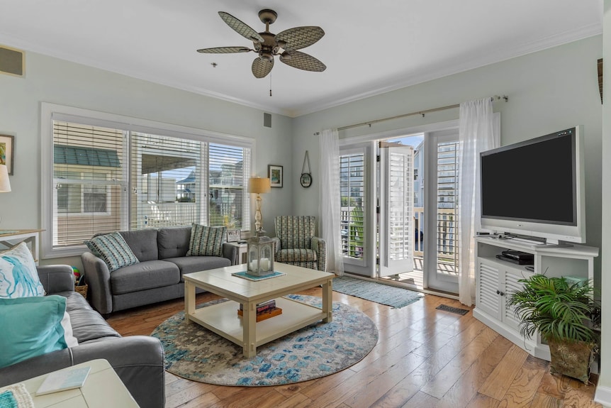 Cottagevacations4u "Meant 2b" -Pool Club- Ocean View-200 Ft To Beach. Dog Friendly. - Ocean Isle Beach, NC