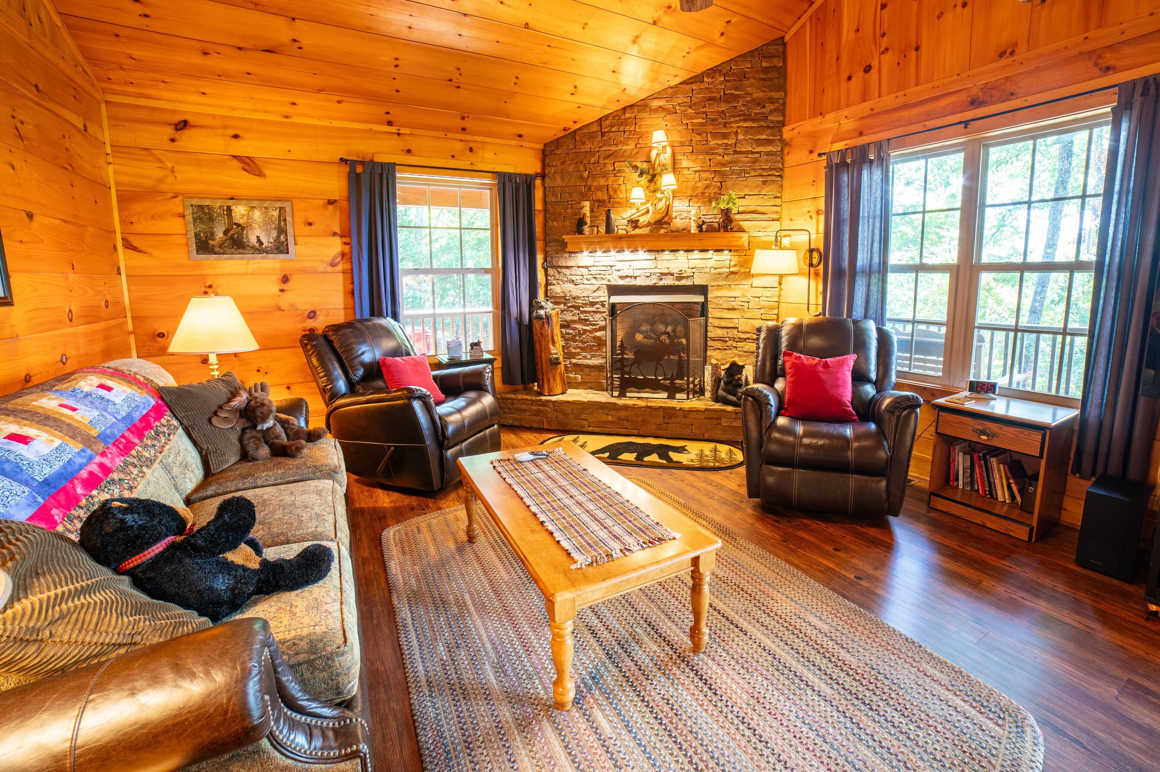 Haven In The Hills! Spectacular Views, River Access, & 5-star Amenities! - Murphy, NC