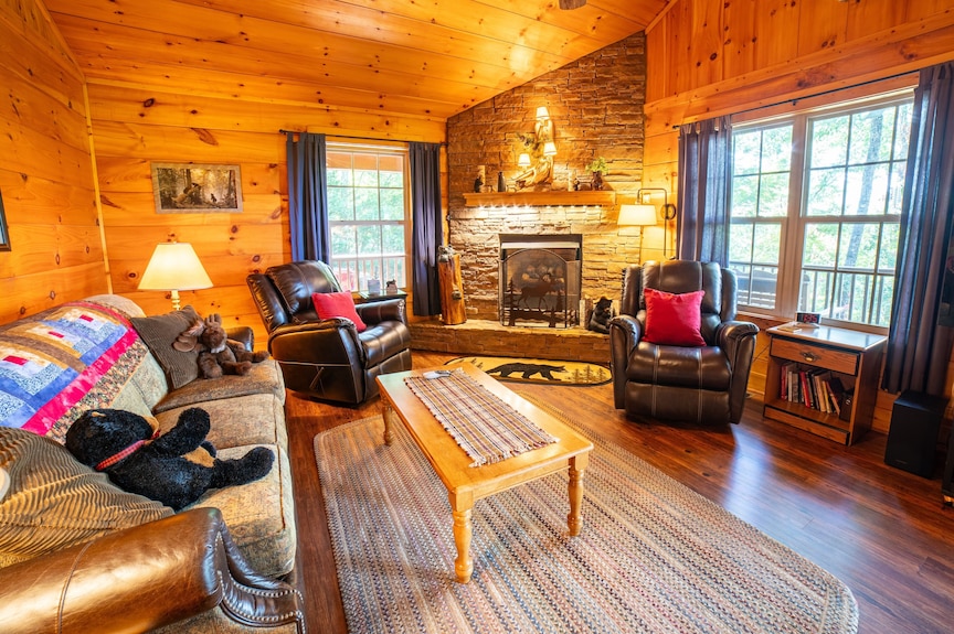 Haven In The Hills! Spectacular Views, River Access, & 5-star Amenities! - Murphy, NC