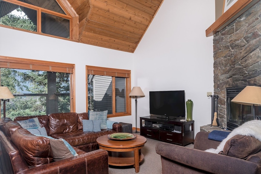 Cedar Ridge 17 | Prime Ski-in, Ski-out Location | Private Garage & Hot Tub - Whistler