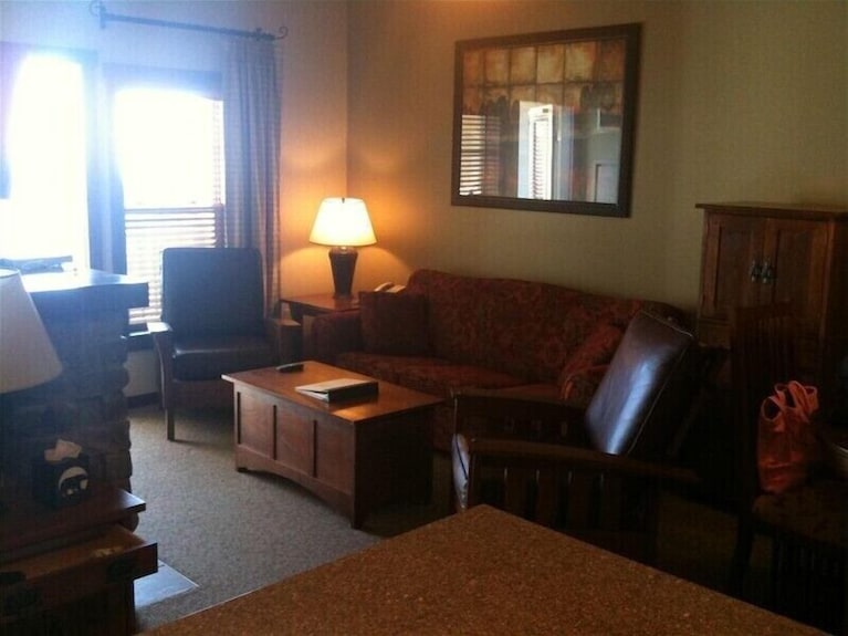 Luxury Snowshoe Penthouse - Best Ski-in~out 1br With Stunning Sunrise Mtn ️View - Seneca State Forest, Dunmore