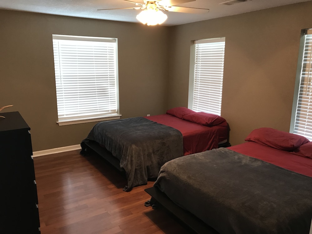 Bayou Life Lodging, Charter Fishing, Ecotourism. Only 25 Miles To French Quarter - Lake Salvador, LA