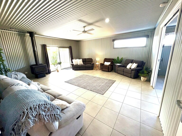 The Retreat - Pet Friendly (Sleeps 8) - Bundalong