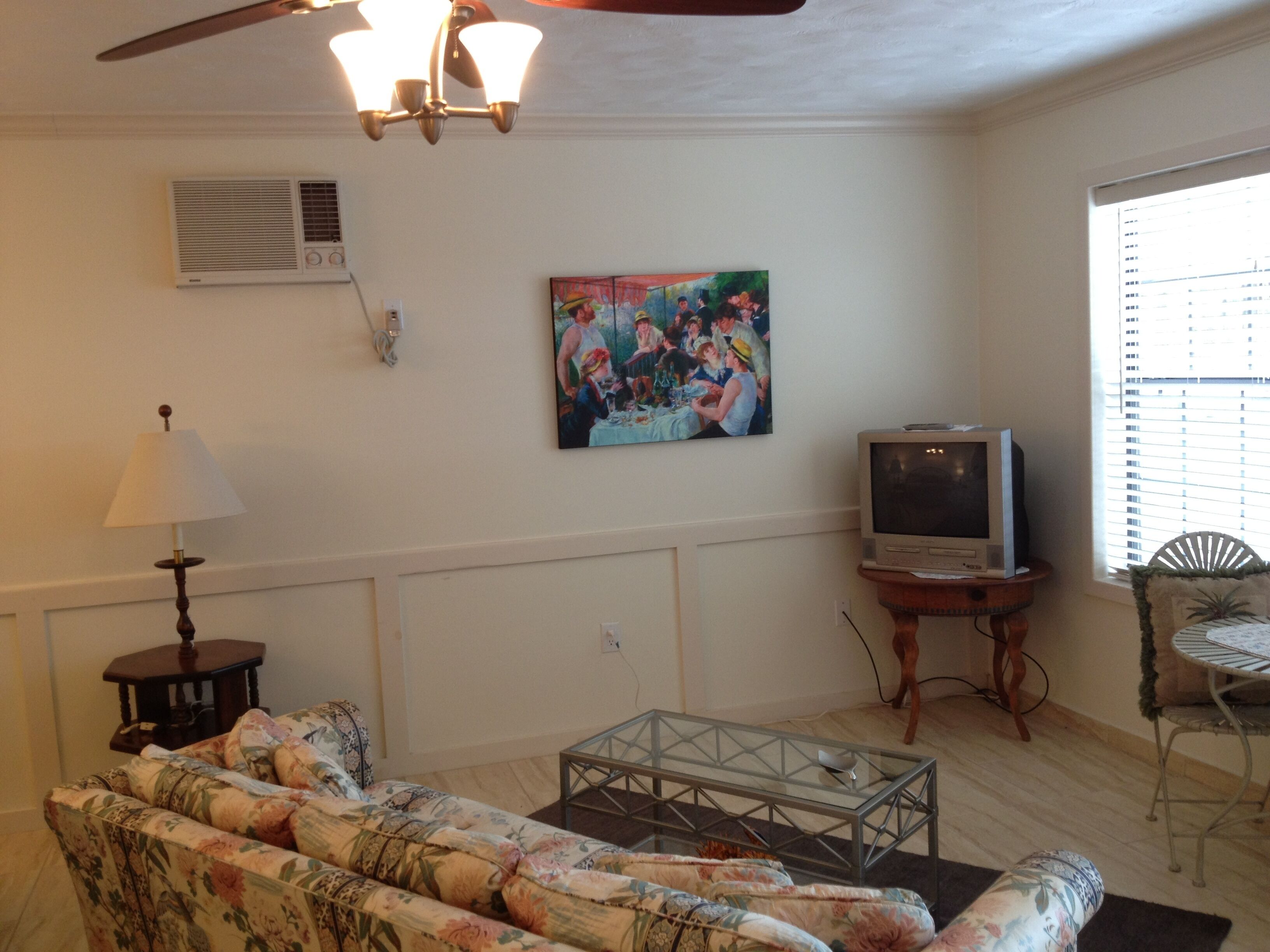 Island Lake Redwood Cottage With Canoe And Grill:  Relax, Swim, Fish, Ski, Enjoy - Hawthorne, FL