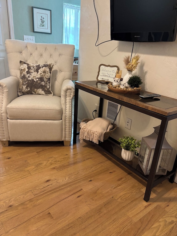 Rose Haven Cottage Is A Small Comfortable Home Centrally Located In Montrose. - Montrose, CO