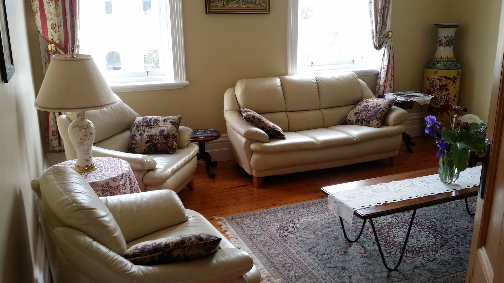 The Bank - An Indulgent Apartment Right In Koroit - Warrnambool