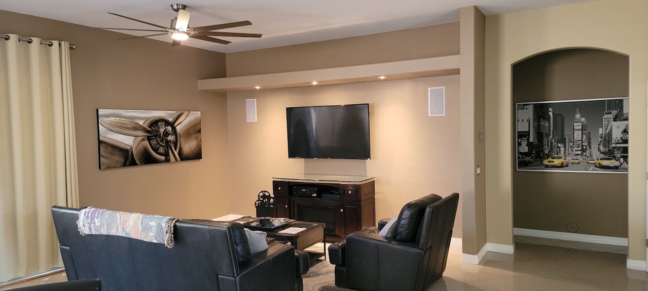 Beautiful Fully Upgraded Home In Good Area. - 메사
