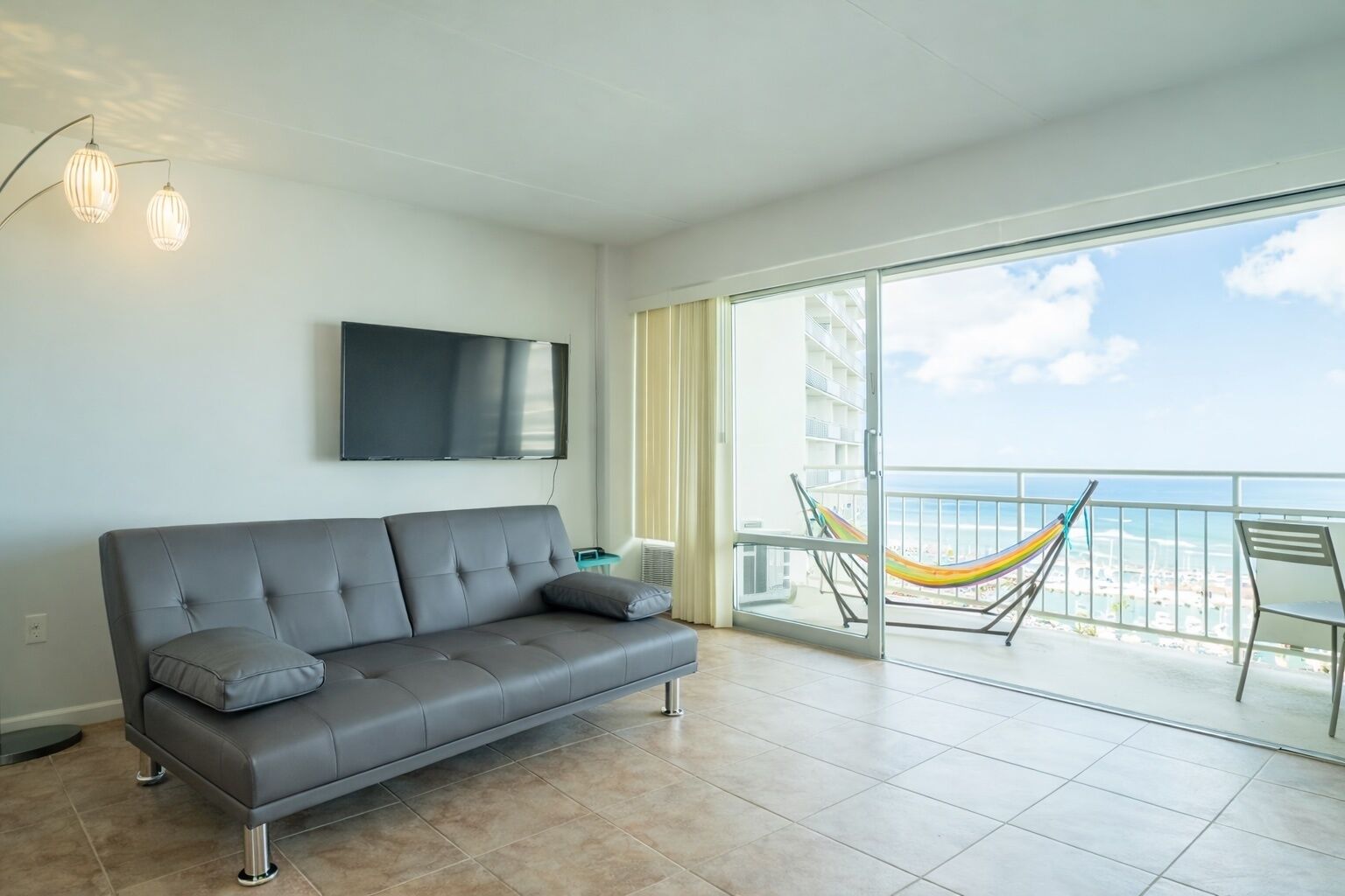 Modern Ilikai 16th Floor Harbor Studio - Surfing, Sunset & & Yacht Views! - Kailua, HI