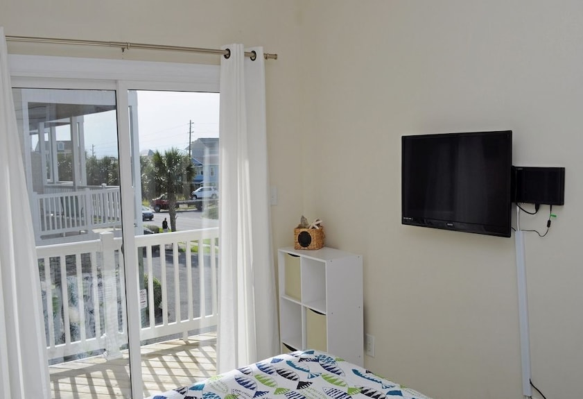 Hoos At The Beach - Lovely 4 Br Sea Star Village Townhouse; Ocean View! - Topsail Island