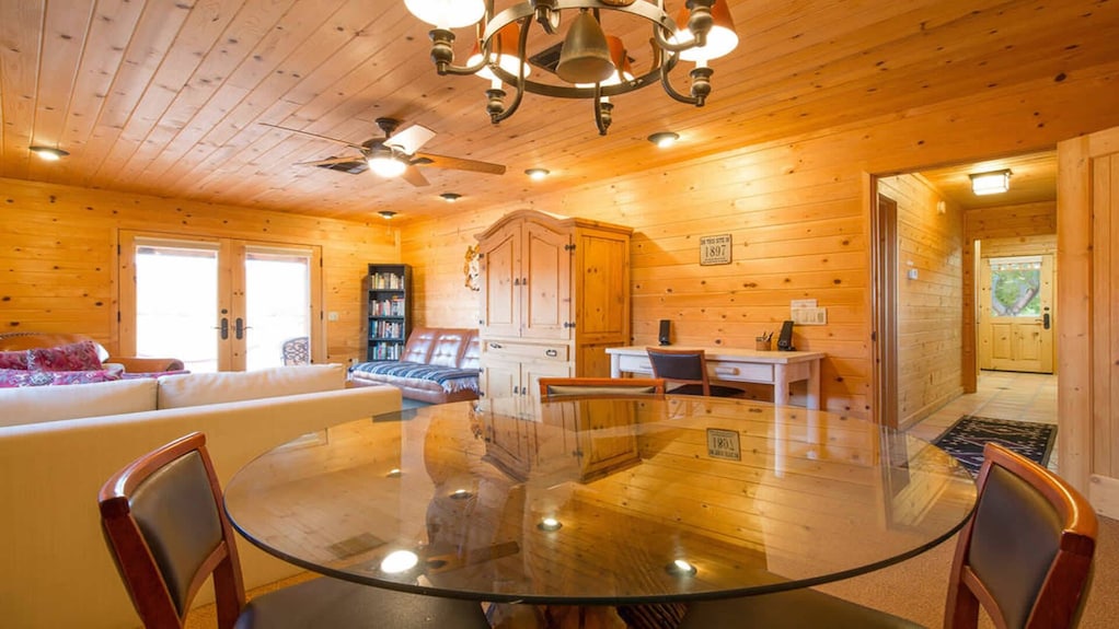 Indian Cove Ranch, Joshua Tree On The Border Of National Park-hot Tub-pool-wifi - California