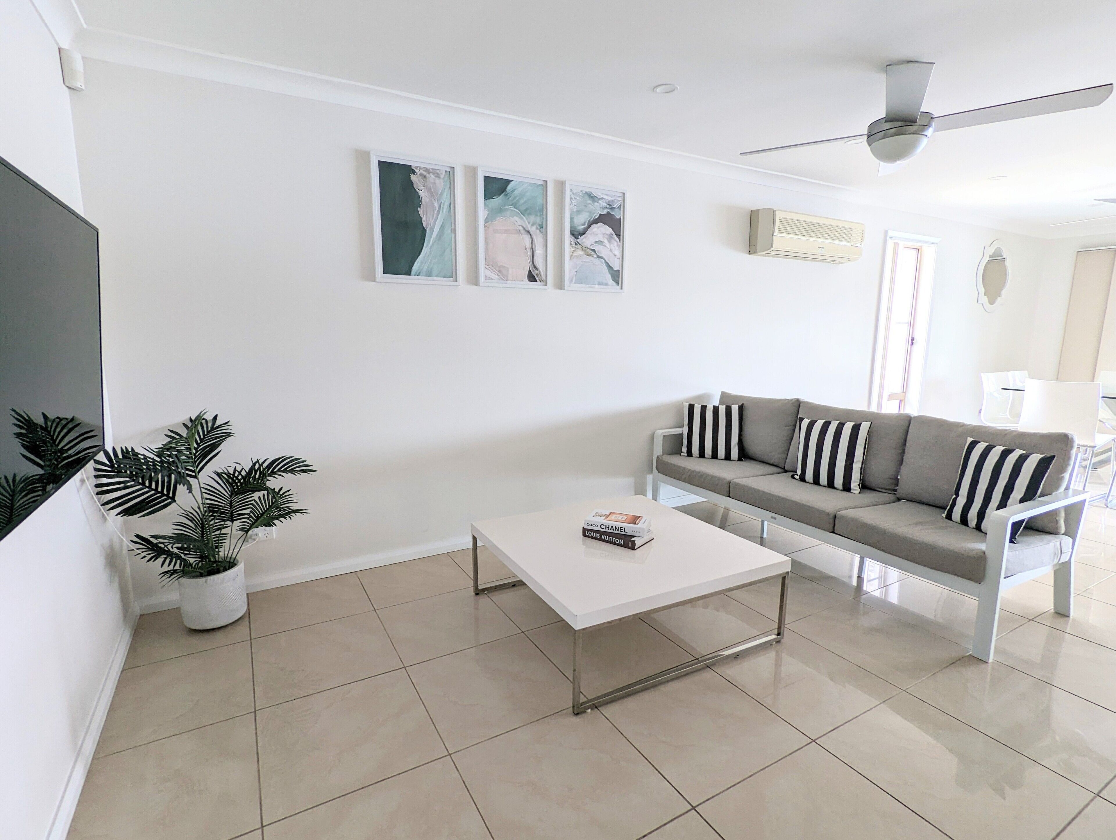 Entire Waterfront Home, Fishing Wharf & Private Pool - Forster