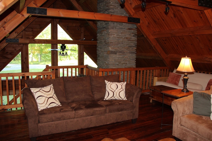 Log Cabin Familial Convivial Avec Cheminée 25ft Intérieur + éQuipements Modernes. - Granville, NY