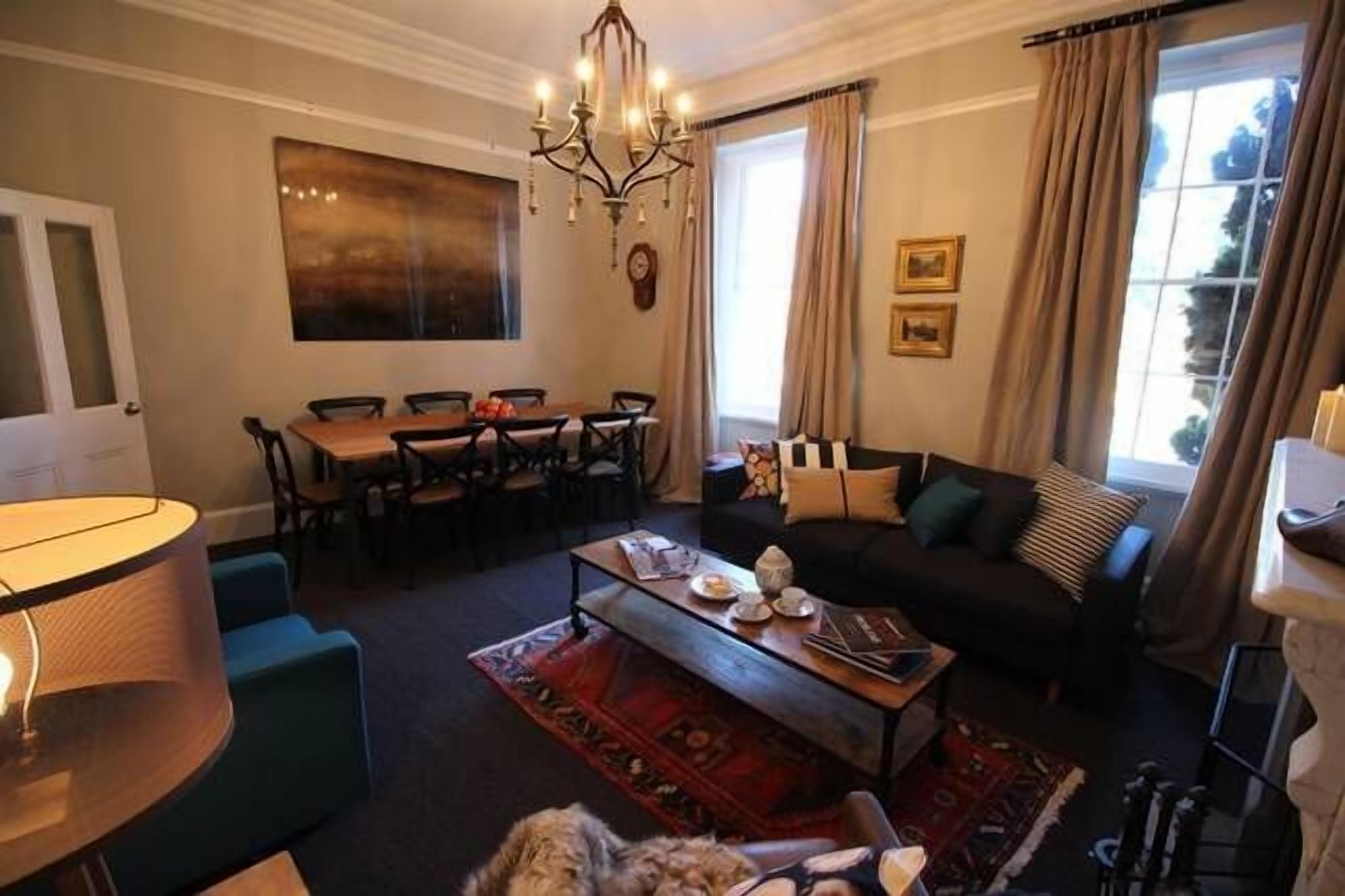 Davey House - Luxe Georgian Living - Hobart