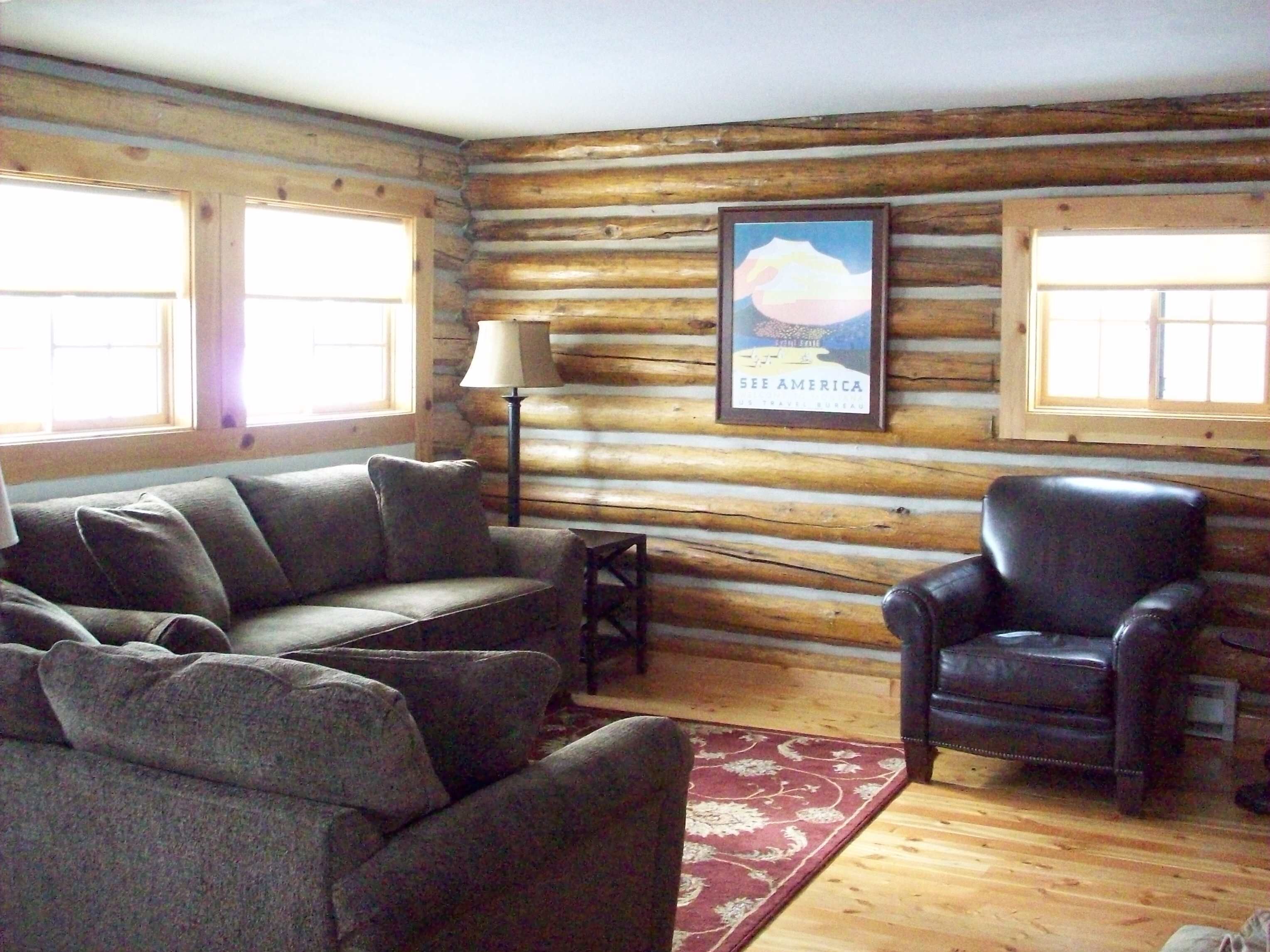 South Plateau Cabins - A Cozy, Beautiful Log Home Near Yellowstone - West Yellowstone, MT