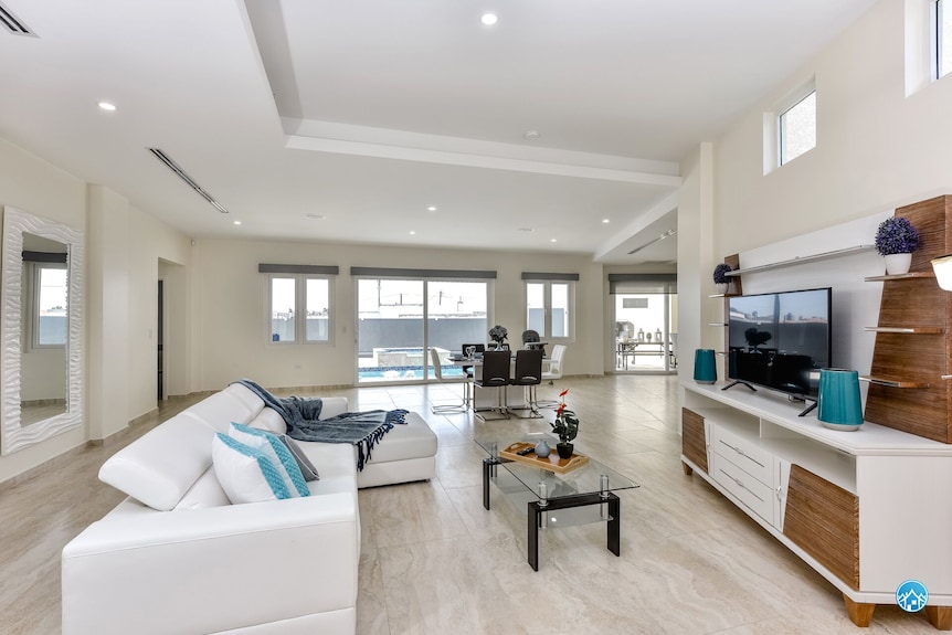 Modern Family Villa 4 Bed-4. 5 Bath -Pool, Ac, Bbq, Free Wifi, Beach Chairs! - Aruba