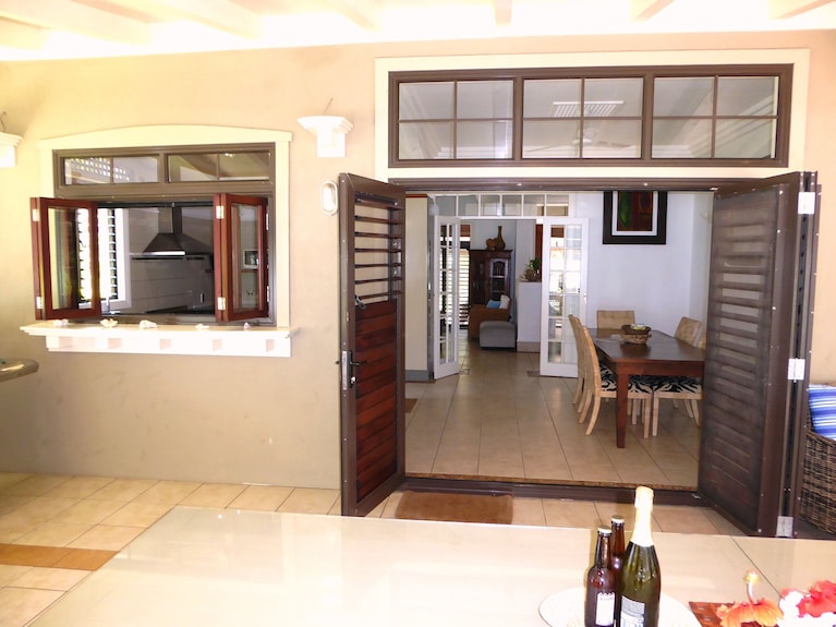 Kokacabana Beach House - Großes 3-zi-muri Beach-vorderhaus An Der Goldenen Meile! - Rarotonga