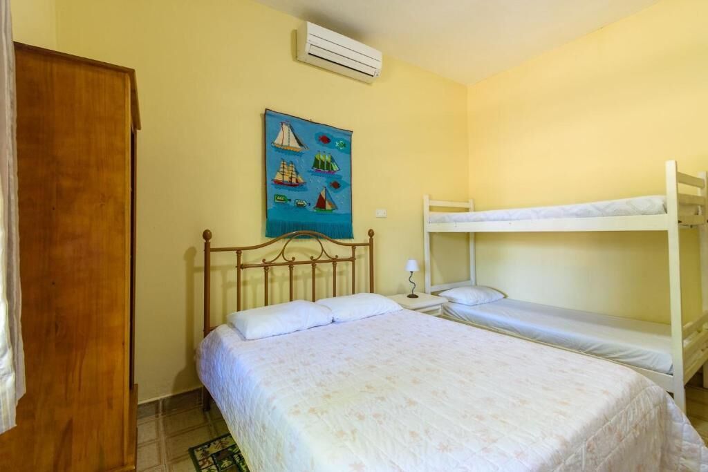 Excelente Casa A 100 Metros Da Praia. - São Sebastião