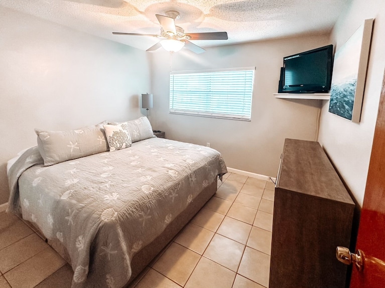 Relaxing Treasure Island Condo Steps From Beach, Watch Sunset From Your Balcony! - St. Petersburg, FL