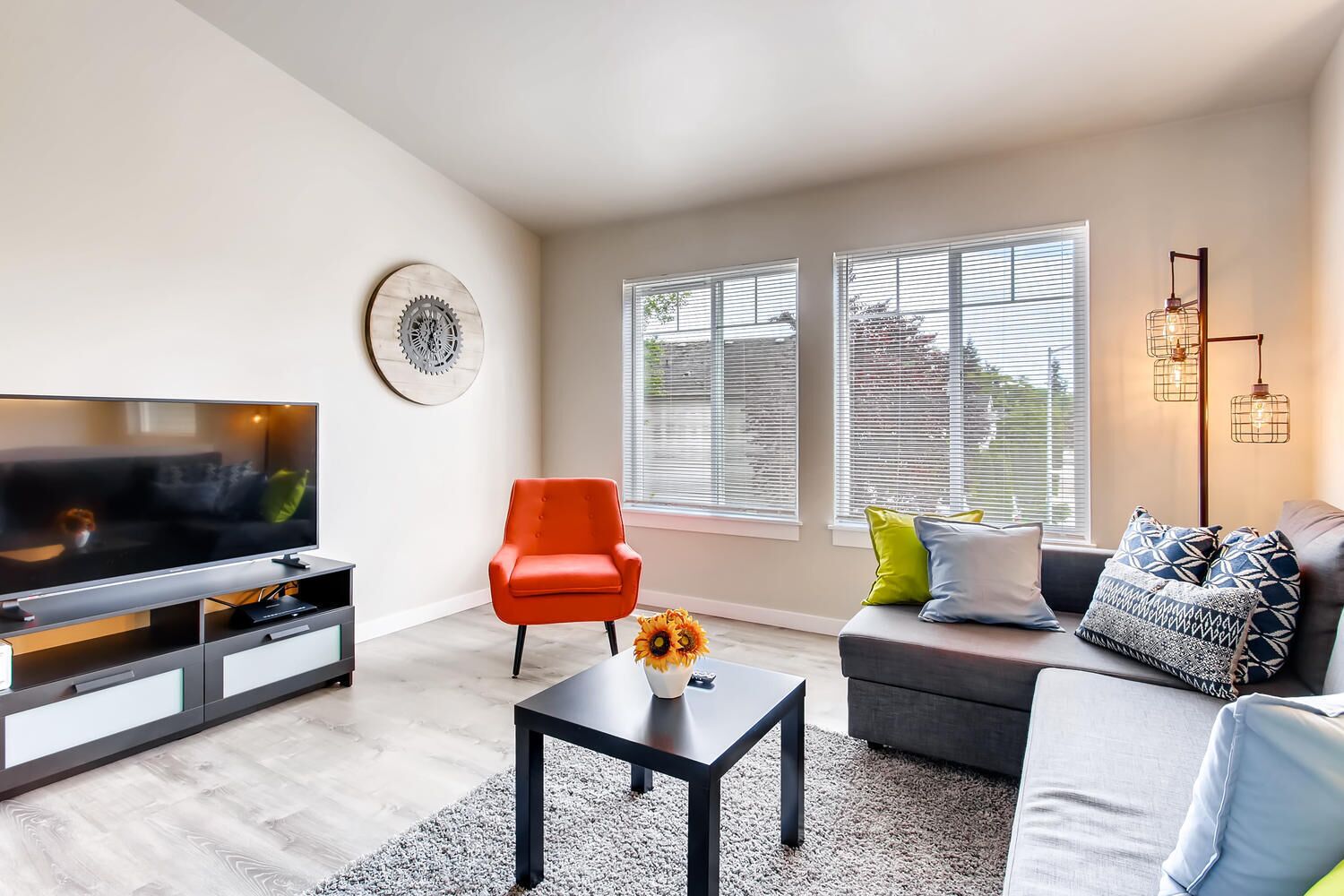 Modern A/c Home-close To Seattle,boeing,snohomish Weddings.large Yard W/ Firepit - Lynnwood, WA