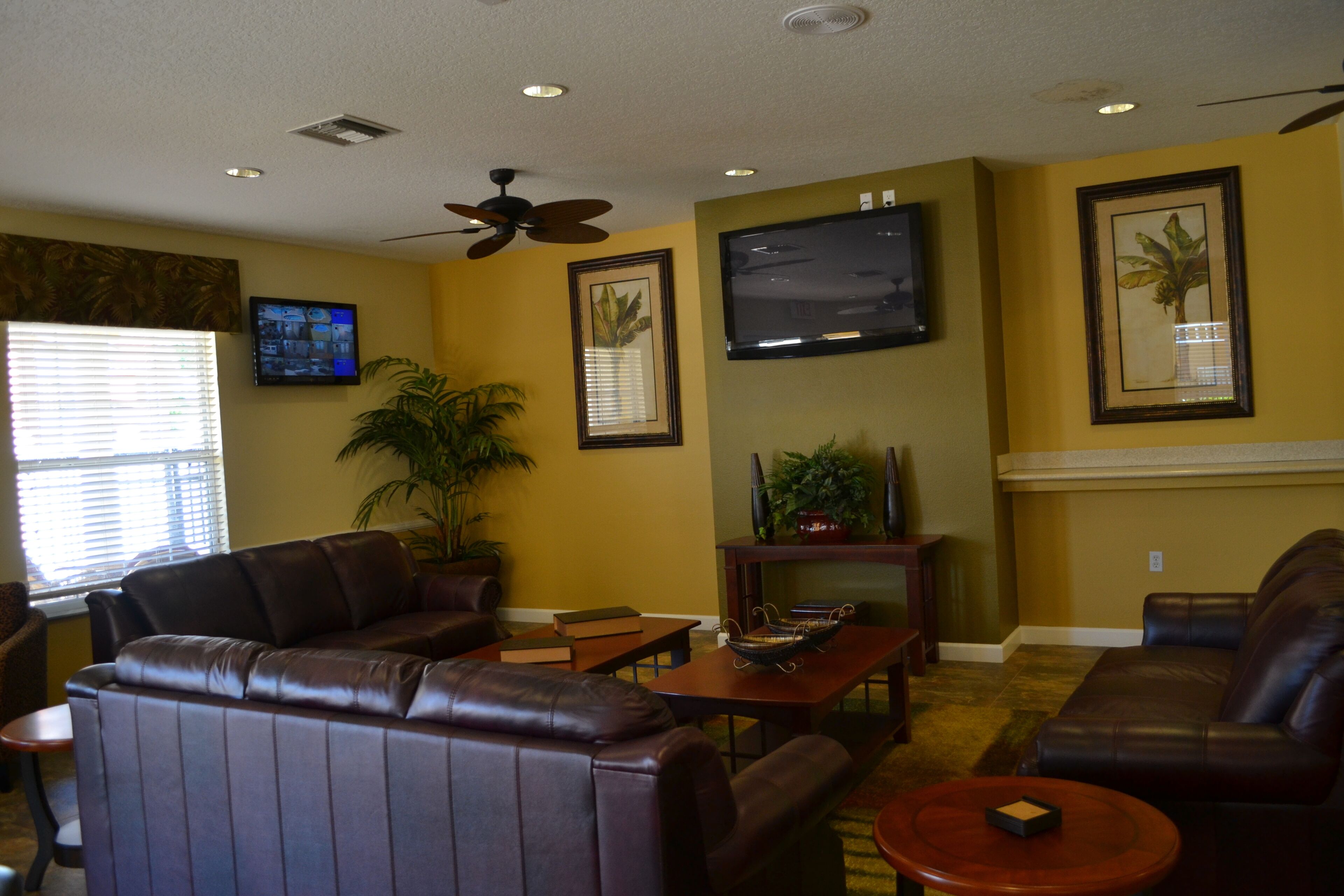 Beautiful 3 Bedroom Villa With Stunning Lake Views - Kissimmee, FL