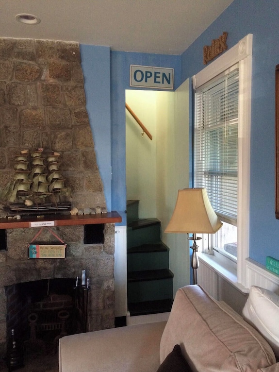 3 Bedroom Cottage By The Harbor (1667) - Wellfleet, MA