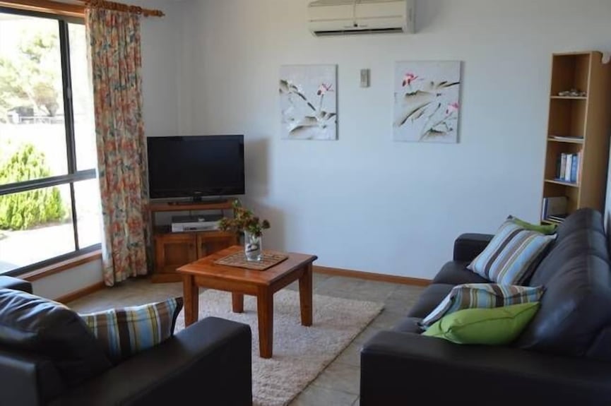 Wintersun Holiday Cottage | Emu Bay | Tommys - Kangaroo Island