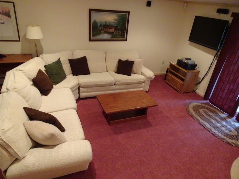 Well Appointed Townhouse,great Location W/lovely Mountain View,pool & Tennis,a/c - North Conway, NH