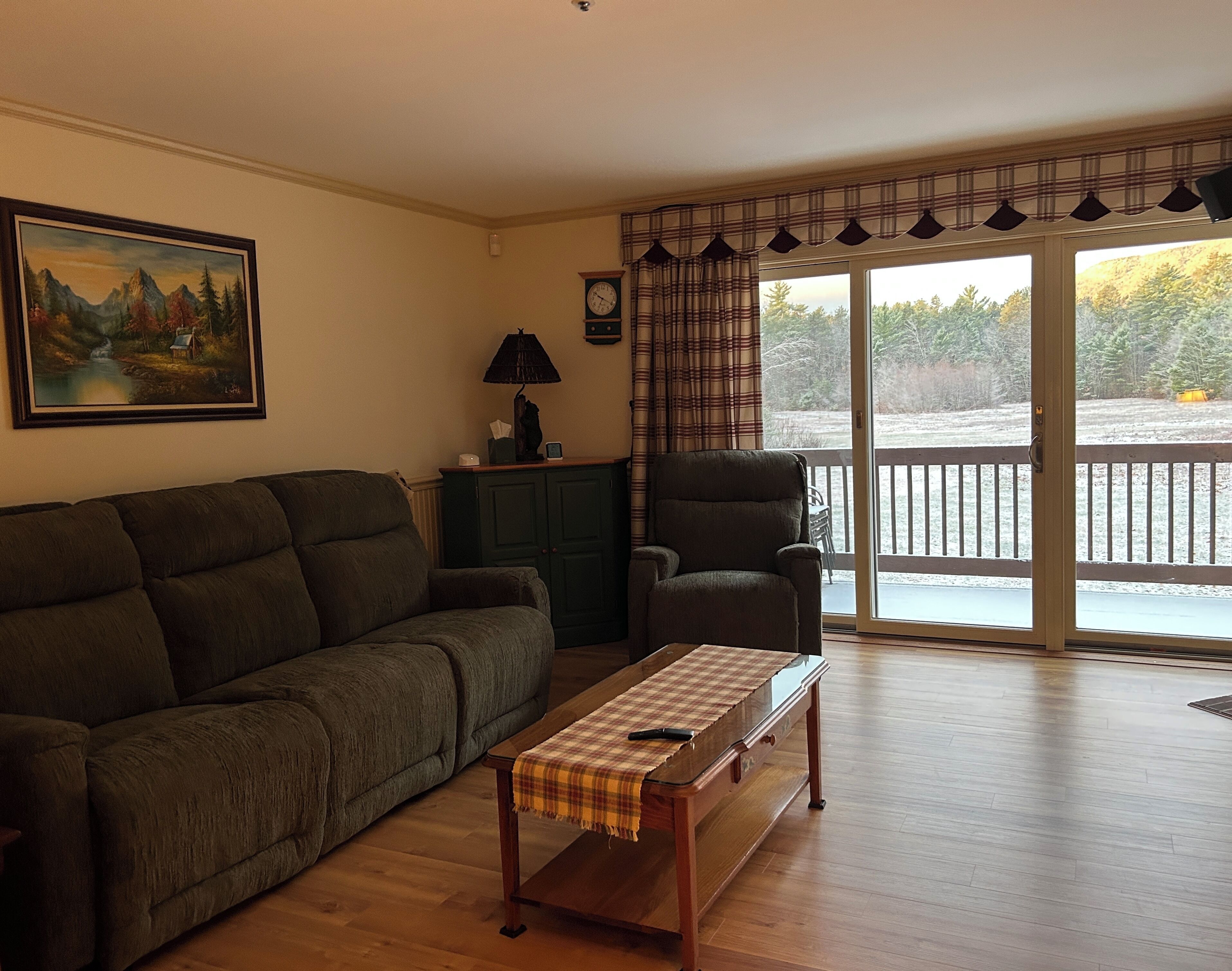 Well Appointed Townhouse,great Location W/lovely Mountain View,pool & Tennis,a/c - Echo Lake State Park, North Conway