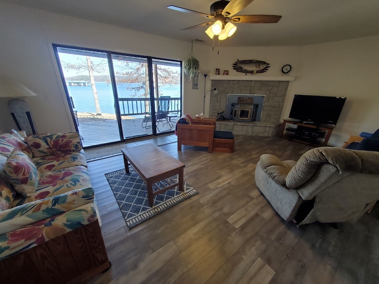 Bergs Nest-lakefront Home-incredible Shoreline Close To House! - Arkansas