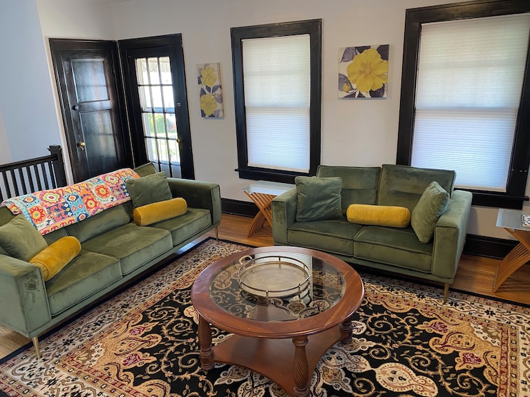 Geräumig - Alles, Was Sie Fragen Können, In Einem. - Buffalo, NY