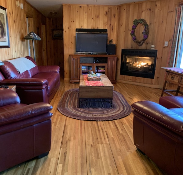 Tennessee's Finest Smoky Mountain Vacation Rental Getaway! - Townsend, TN