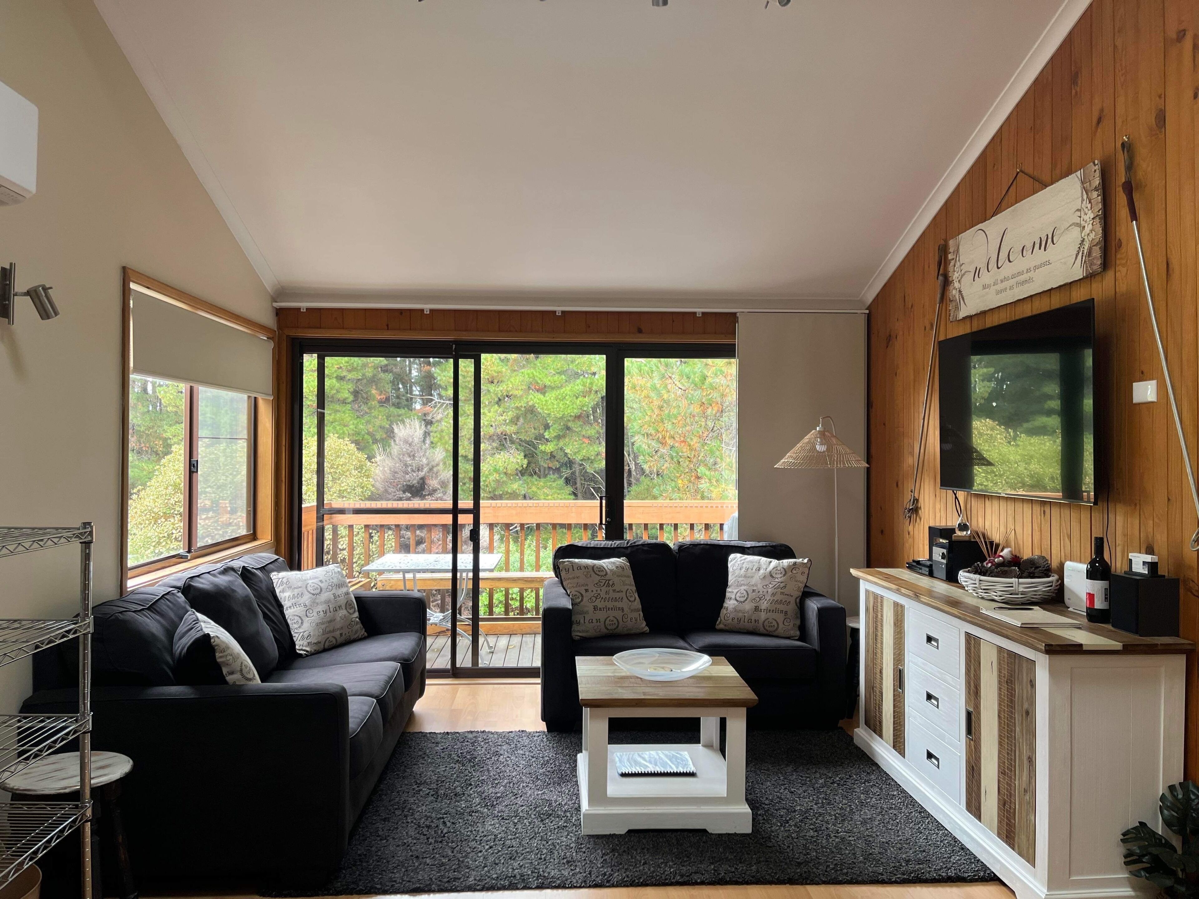 Whispering Pines, Walk To Town, Enjoy A Sauna. - Jindabyne