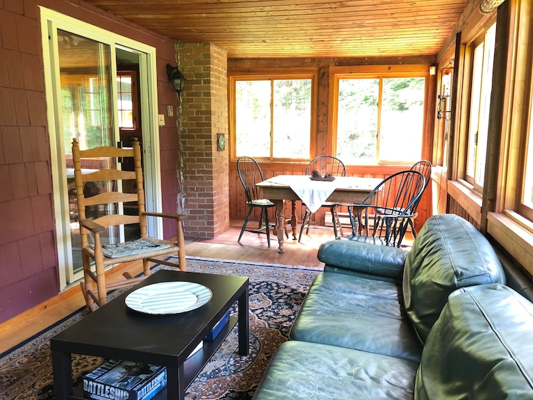 Potter's Cottage In Lovely Margaree Valley - Cape Breton Island