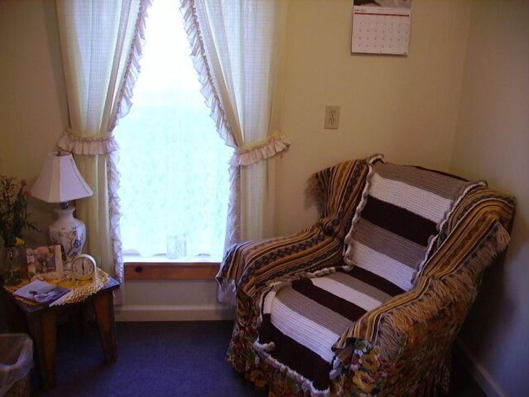 Cozy, Rustic Cabin With Beautiful Views, Privacy And 1 Mile From Keuka Lake - State of New York