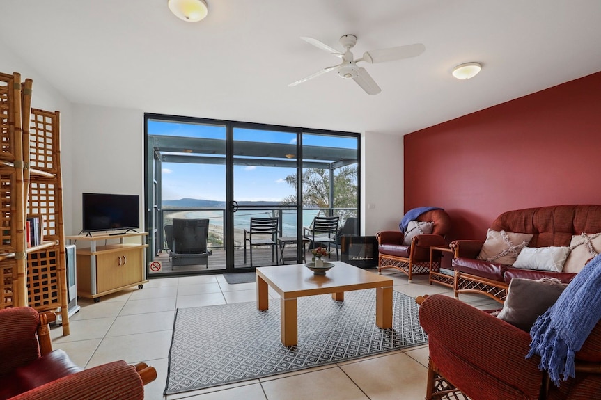 Ocean Reach, Pambula Beach. Locally Owned. Affordable Beachfront Luxury. - Eden