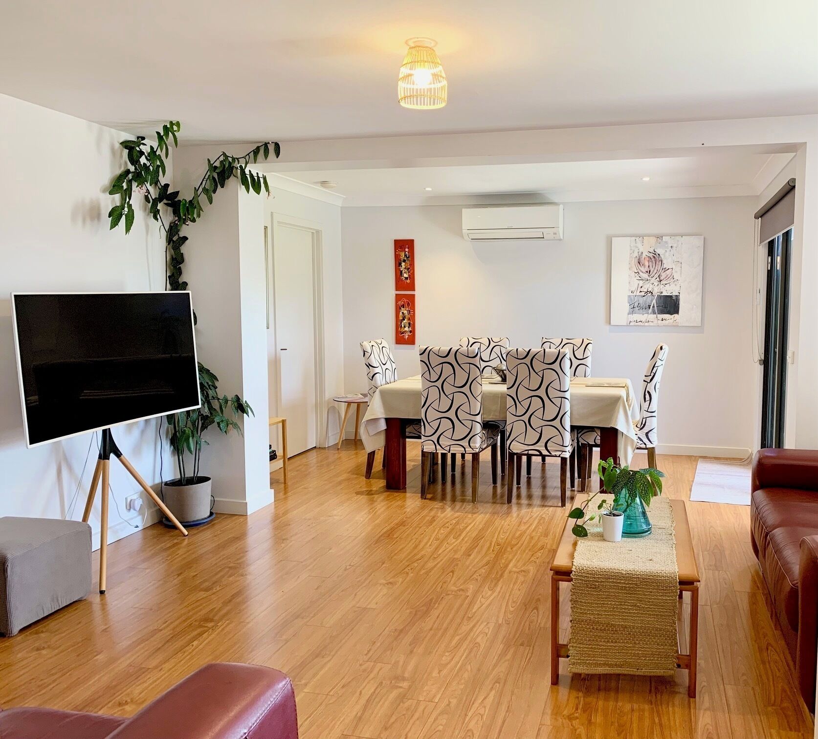 Across From Beach. On Esplanade.  Main St 900m. - Mornington