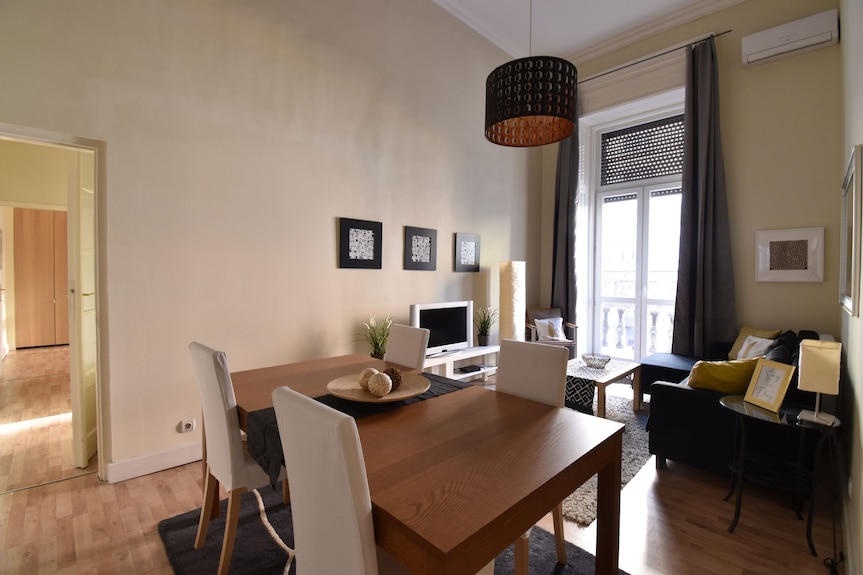 Beautiful Spacious Central 4 Bedroom / 3 Bathroom - Budapeszt