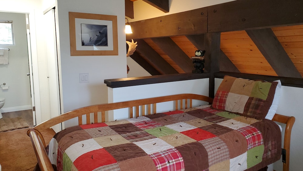 Walk To Village & Gondola, Spacious, Great Views!! - Mammoth Lakes, CA